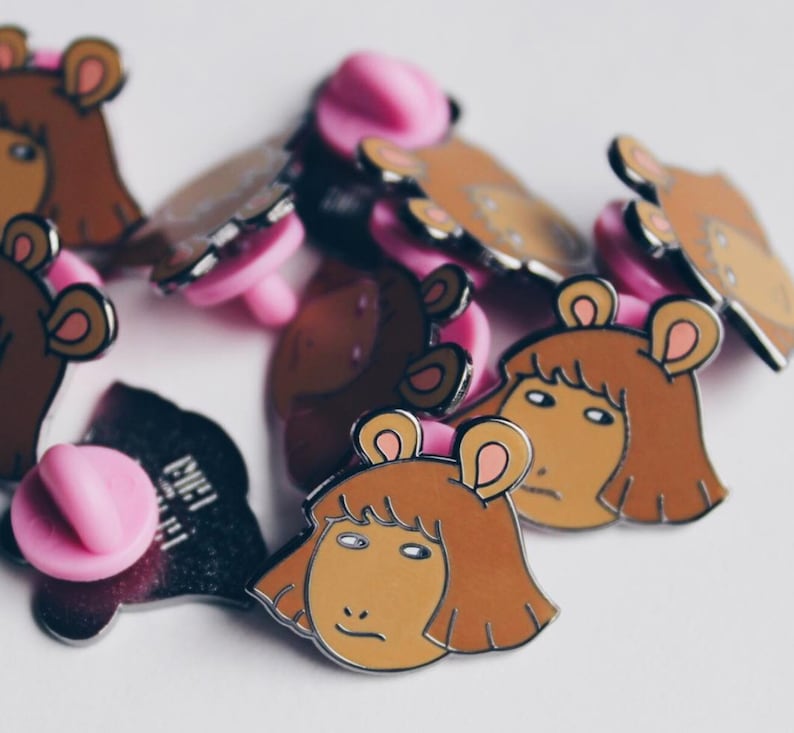 DW side-eye Pin - Etsy Canada