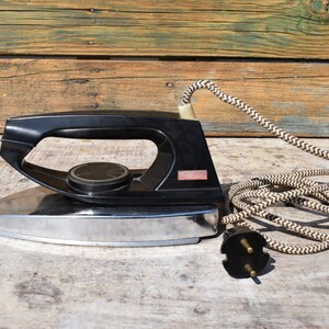 Vintage Iron From 70s, Iron With Bakelite Handle, Old Soviet Iron Iron ...