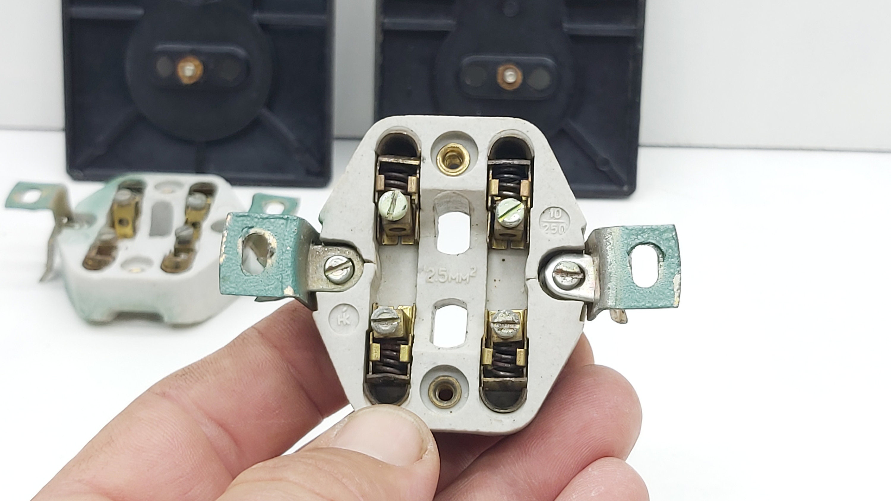 Vintage Set Bakelite Sockets Wall Electrical Outlets - Etsy