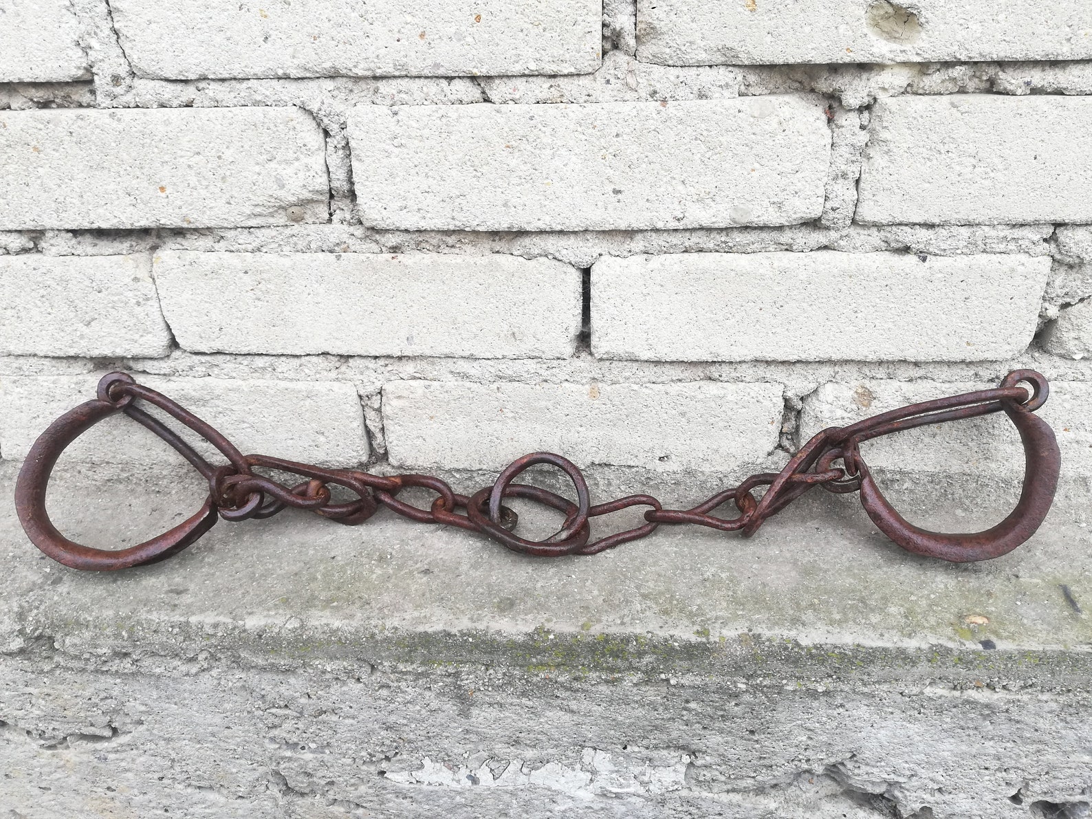 Antique Shackles Horse Leg Forged Iron Double Shackles Chain Animal ...