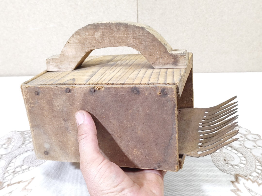 Primitive Cranberry Rake Berry Picker - European Wooden Harvesting Comb ...