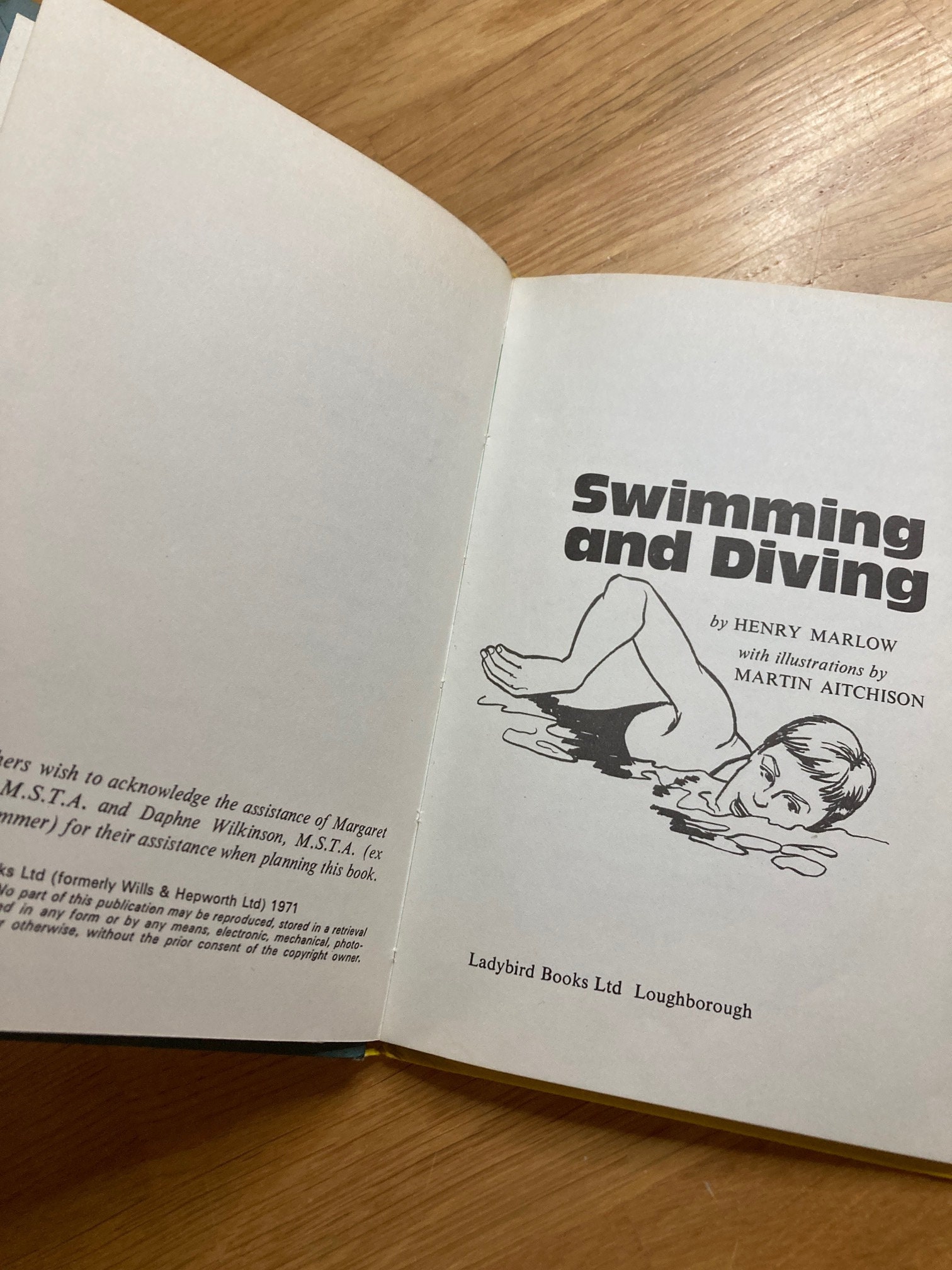 The Ladybird Book Learnabout Swimming and Diving Matt Cover Series 634 ...