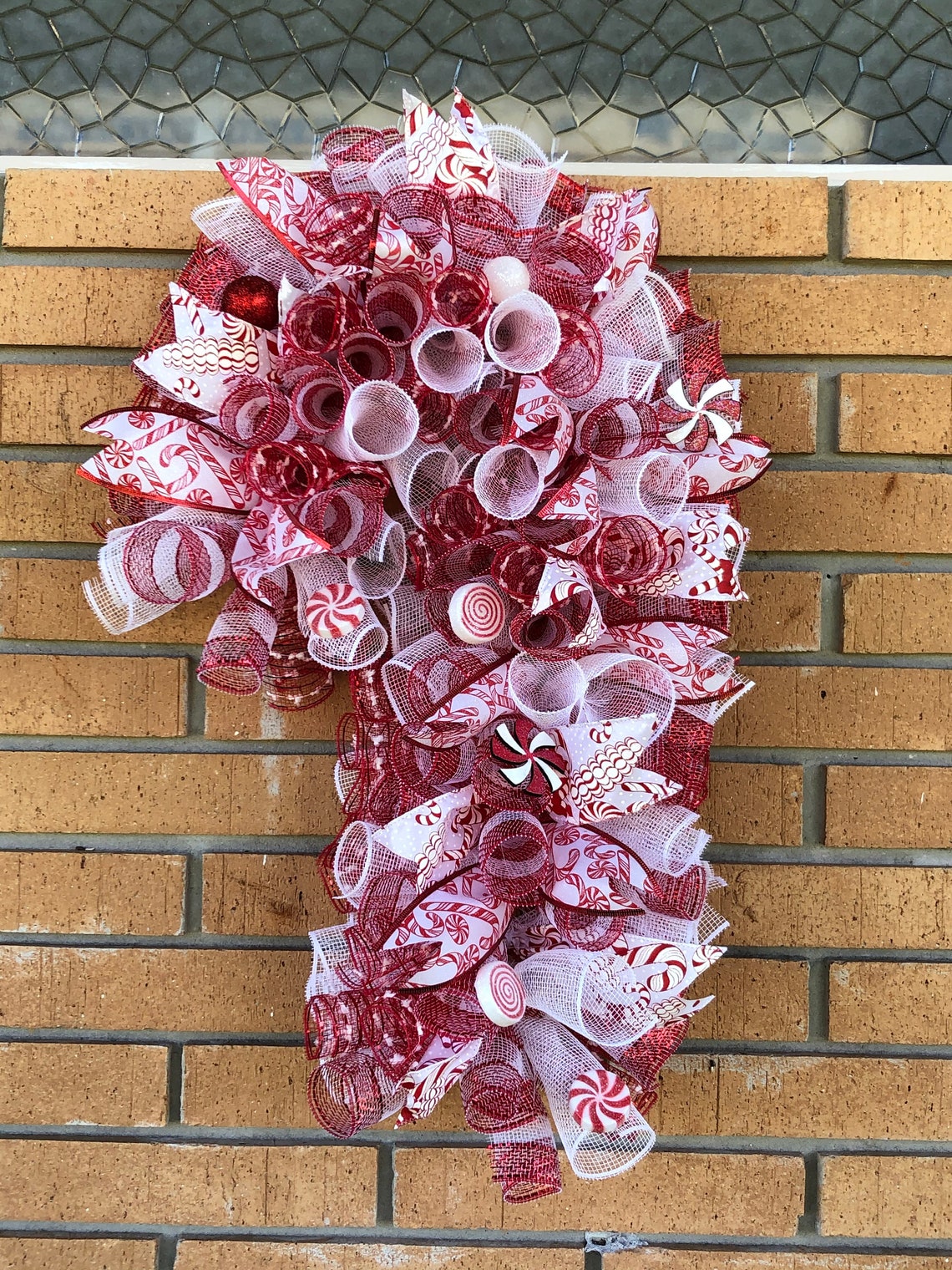 Candy Cane Wreath - Etsy