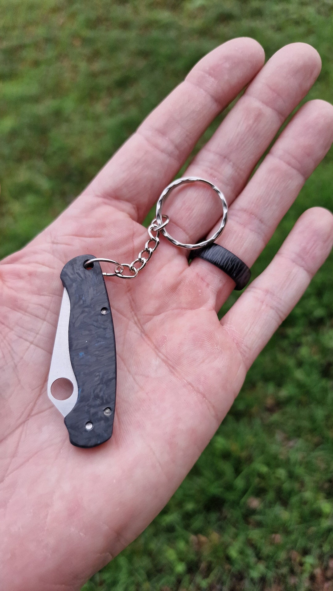 Spyderco Paramilitary 2 Keychain in Fatcarbon - Etsy