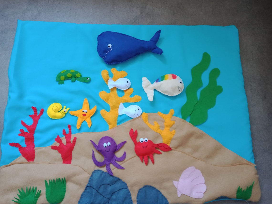 Tapis a histoire petit poisson blanc pour raconter 3 histoires - Etsy ...