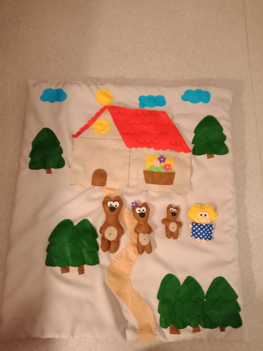 Goldilocks Story Rug and the 3 Bears - Etsy
