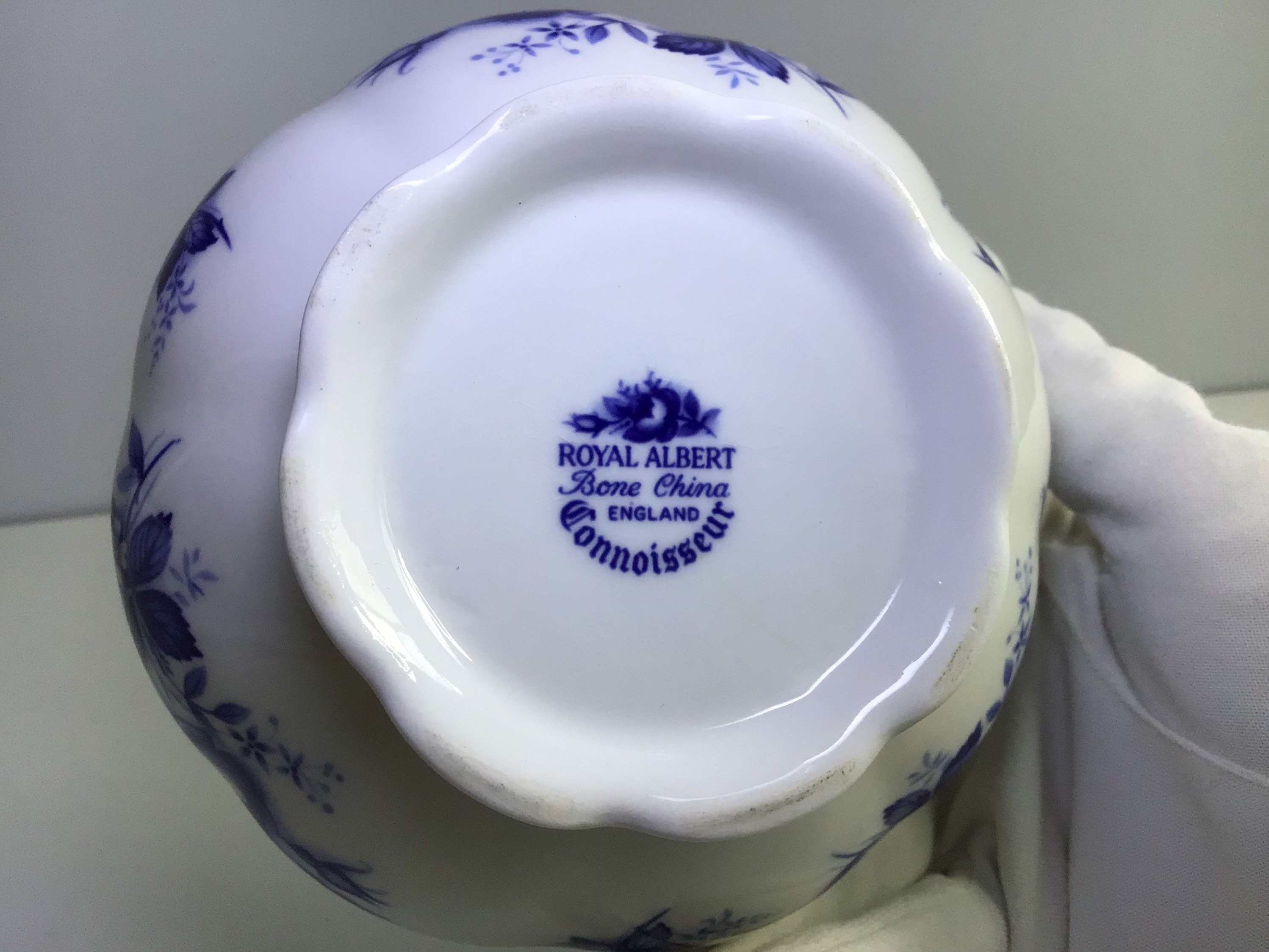 Blue and White Royal Albert Connoisseur Bone China Berry Bowl or ...