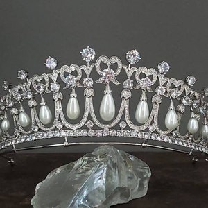 Bridal Tiara, Lover's Knot Royal Pearl Tiara,royal Tiara Replica ...