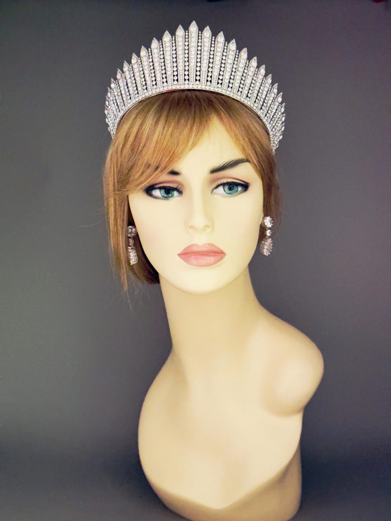 Queen Mary Fringe Tiara Full Size Replica – Platinum-plated CZ Bridal ...