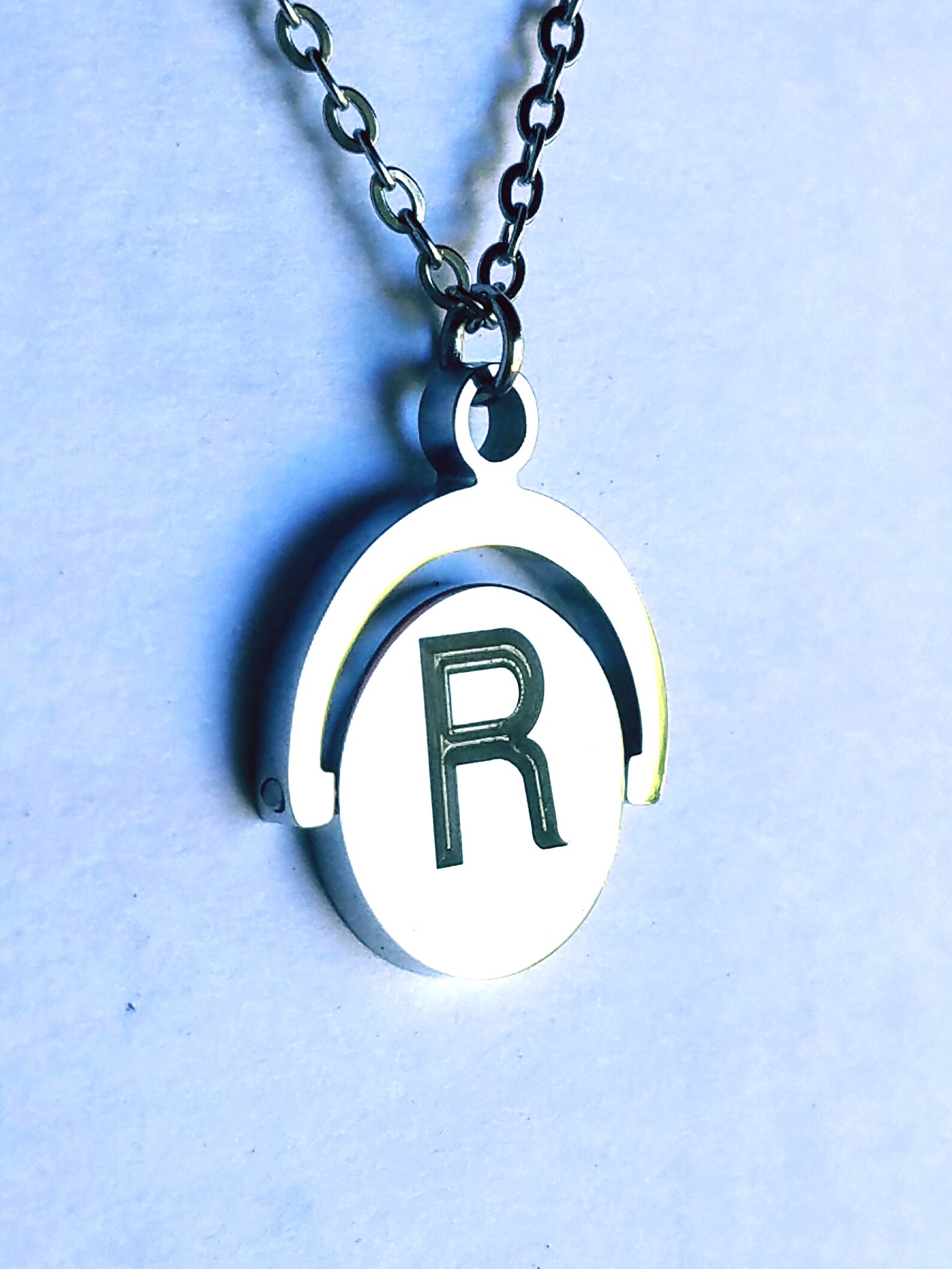 The Classic Old Fashion Style Spinner Round Circle Pendent Made With ...