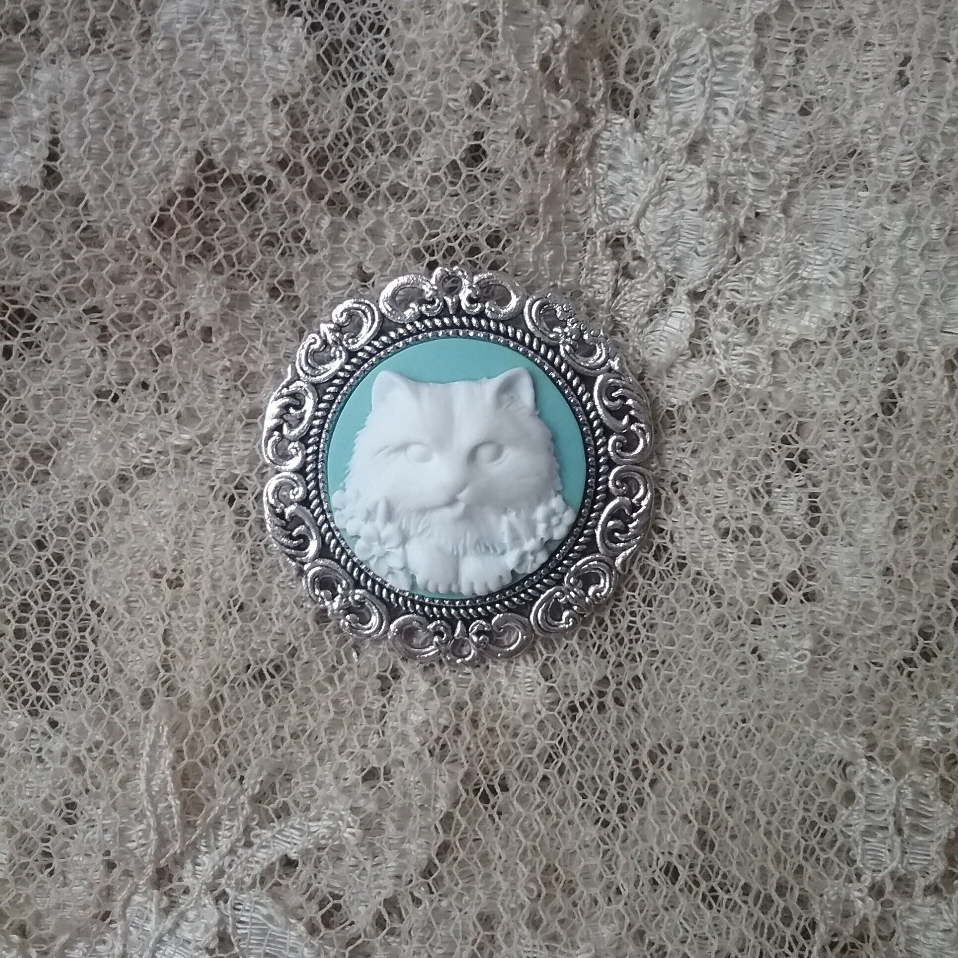 Blue and White Cat Cameo Brooch, Cat Cameo Pin, Gift for Cat Lover - Etsy