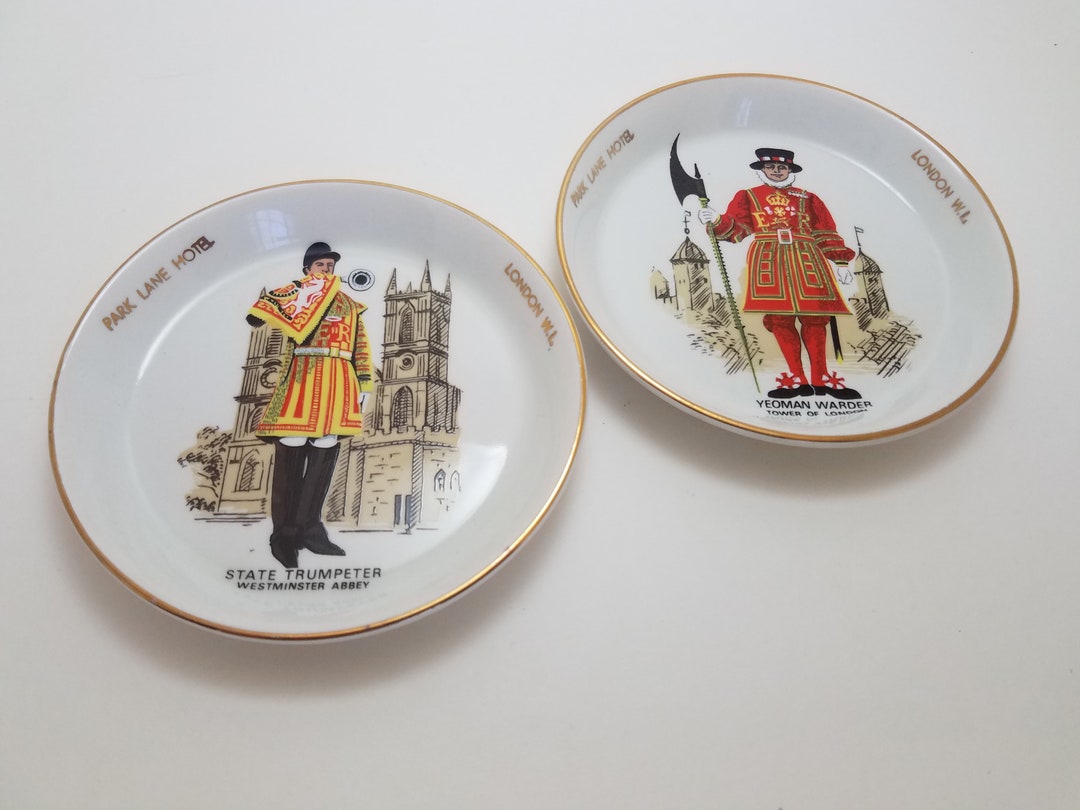Vintage Liverpool Road Pottery State Trumpeter and Yeoman Warder Small ...