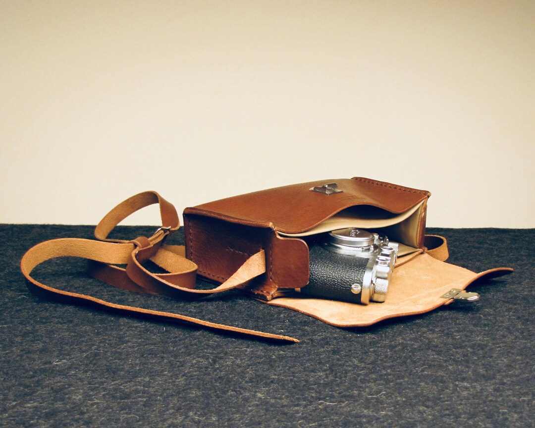 Handcrafted Leather Camera Bag, Leica-inspired, Minimalist Design, Semi ...