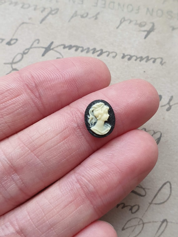 Art & Collectibles Figurines & Knick Knacks MINIATURE CAMEOS etna.com.pe