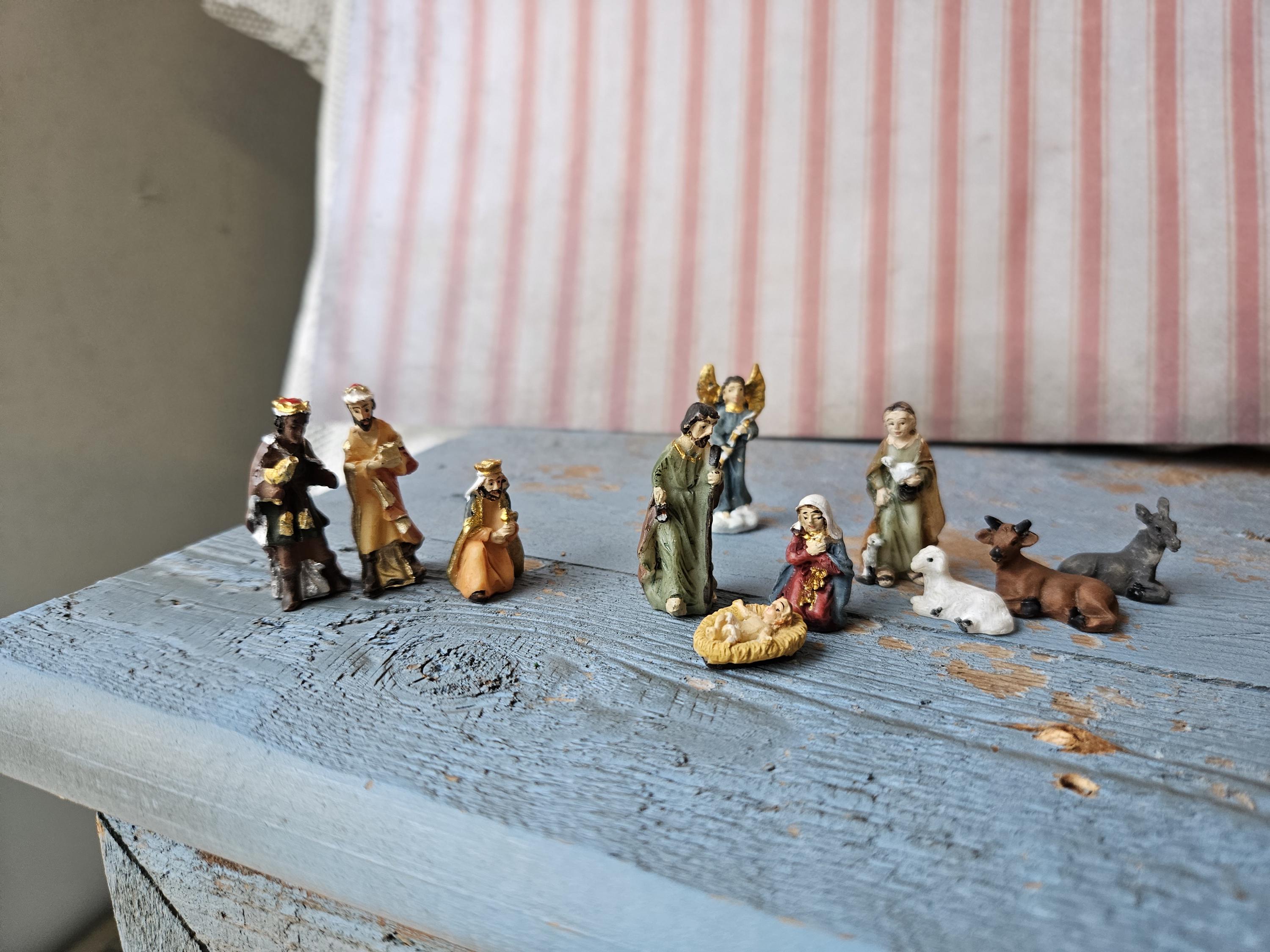 Miniature Nativity Set Manger 3.5 Cm High - Etsy