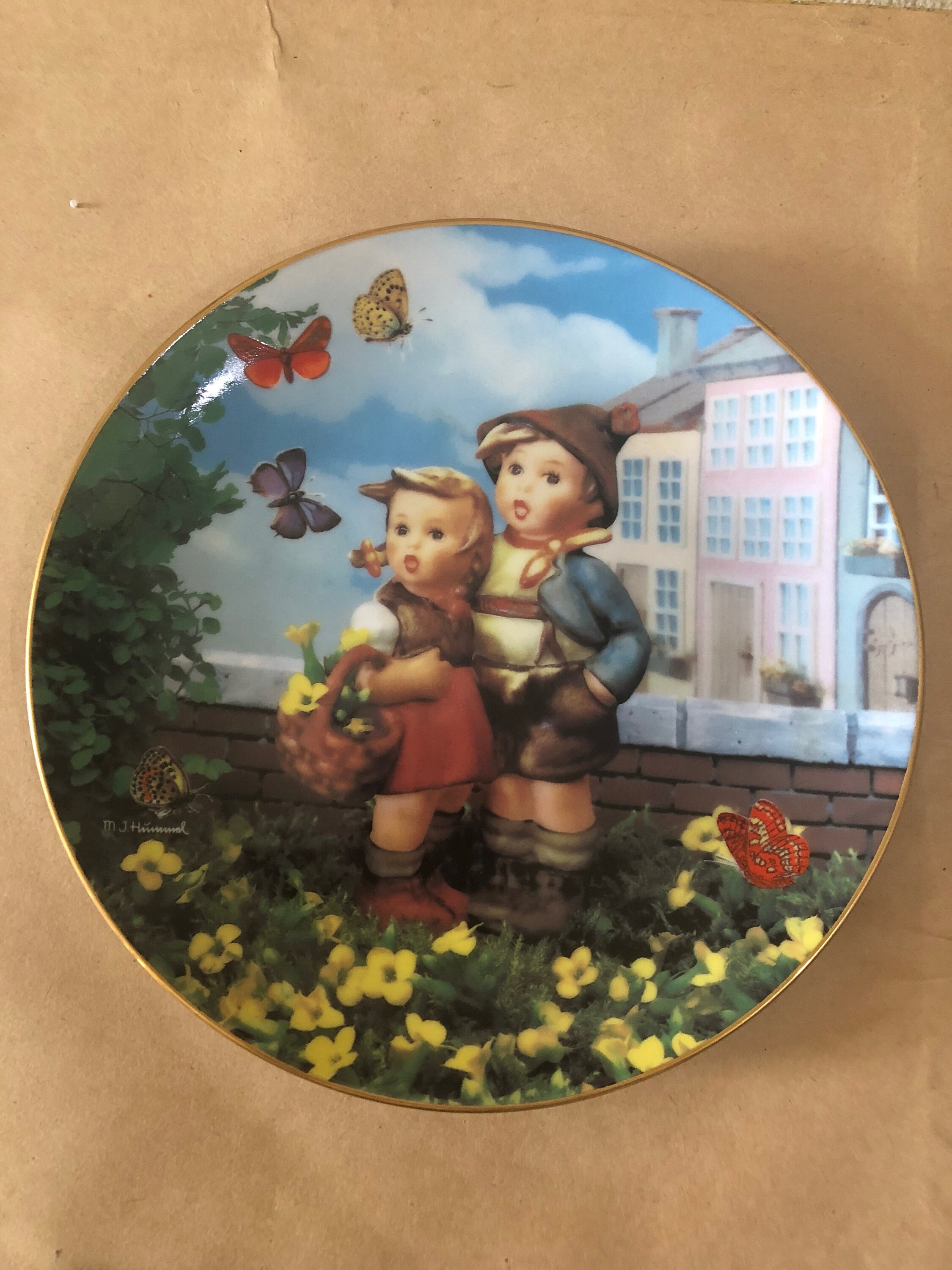 Art & Collectibles M I Hummel Collectors Plate Surprise The Danbury ...
