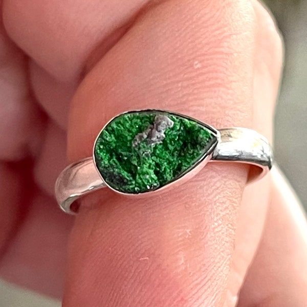 Uvarovite Garnet - Etsy