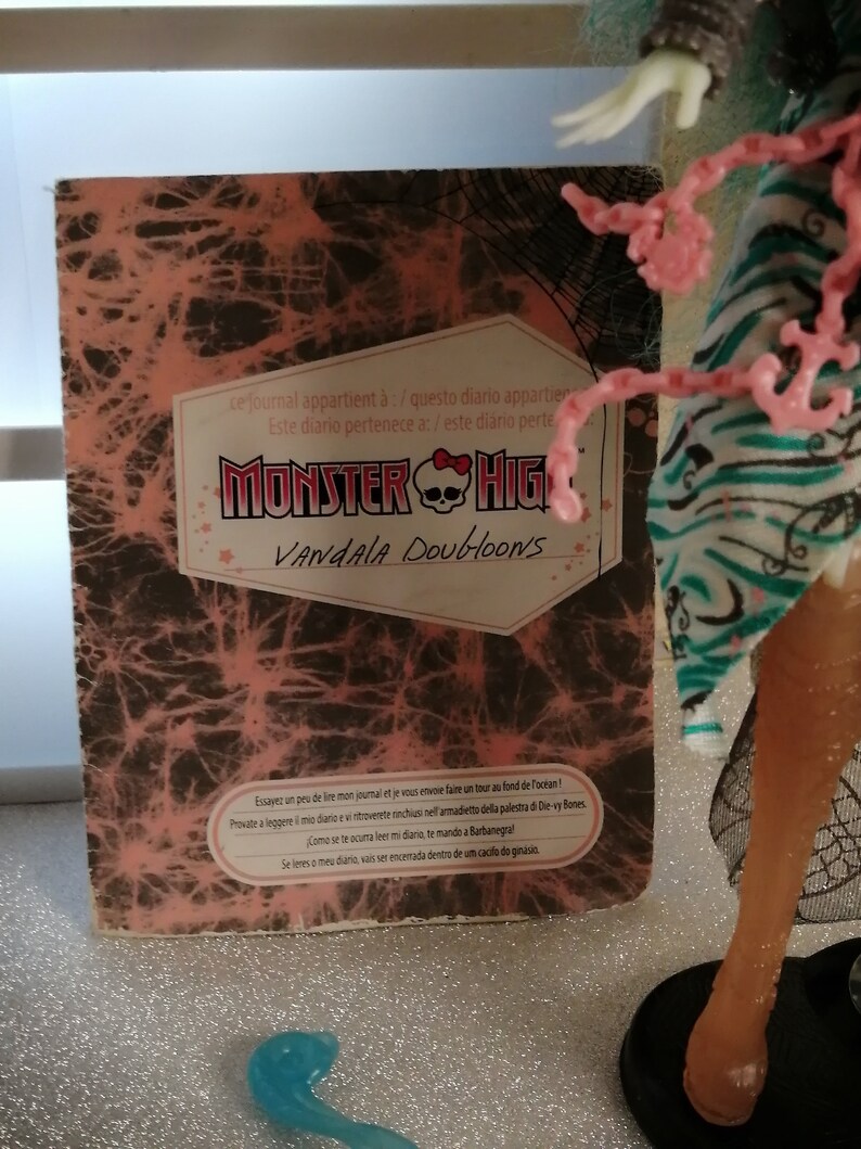 Monster High Doll VANDALA DOUBLOONS Haunted Edition Student Spirits ...