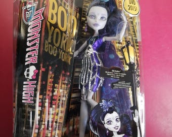 Monster High Doll LUNA MOTHEWS Boo York, Boo York – Gala Ghoulfriends ...