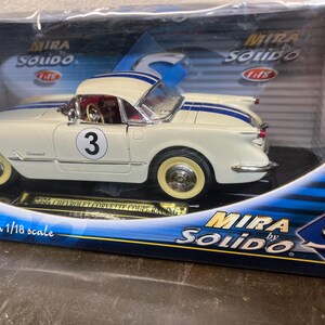 Solido 1:18 Scale 1954 Corvette Coupe | Signature Models | Mira | White ...