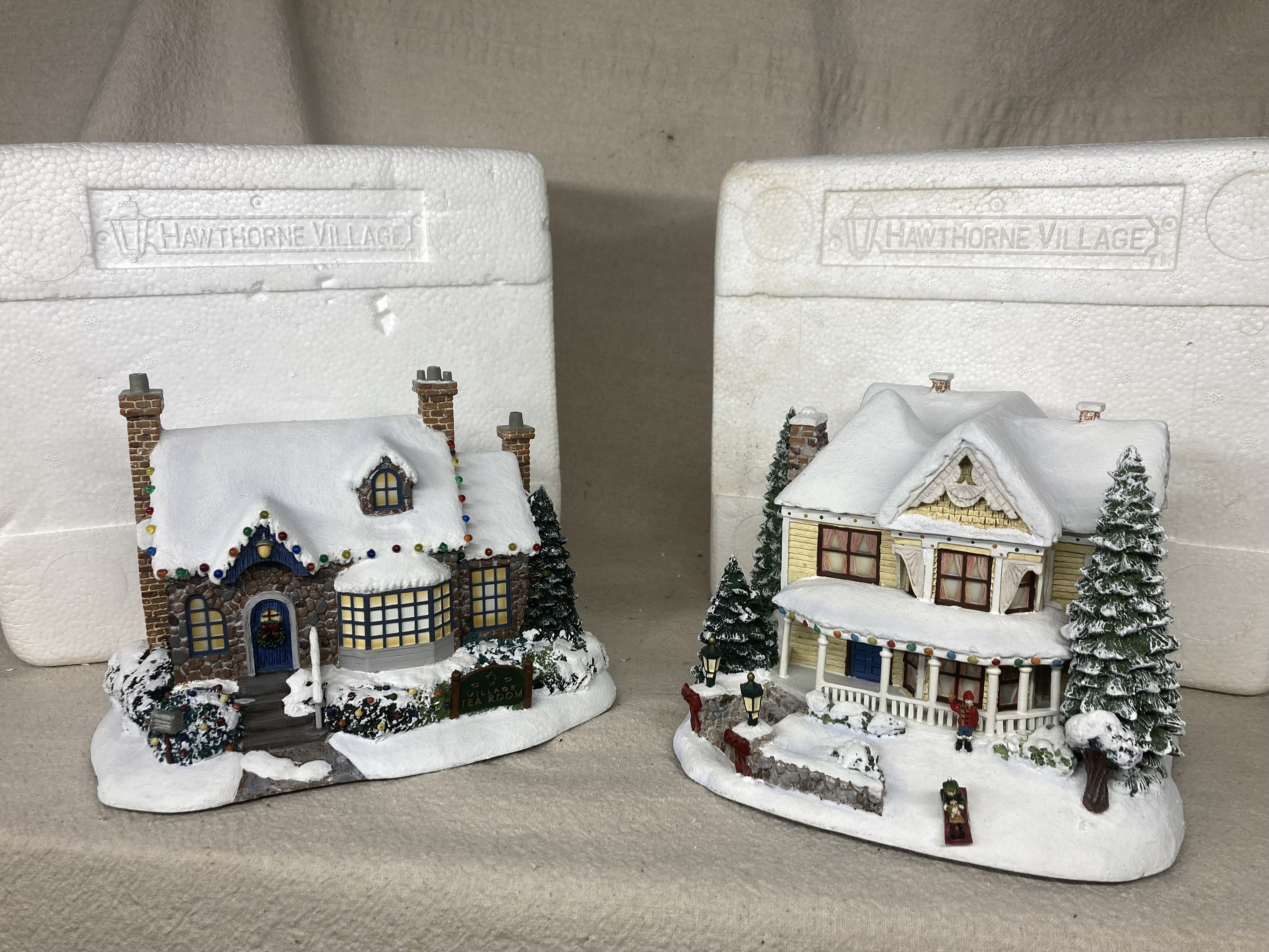 Thomas Kinkade Christmas Village Set