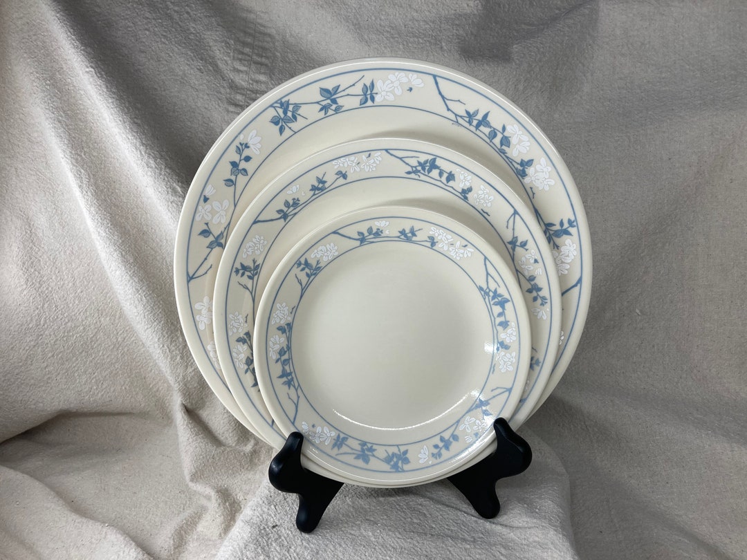 Vintage Corelle First of Spring Dinnerware | White Flowers and Blue ...