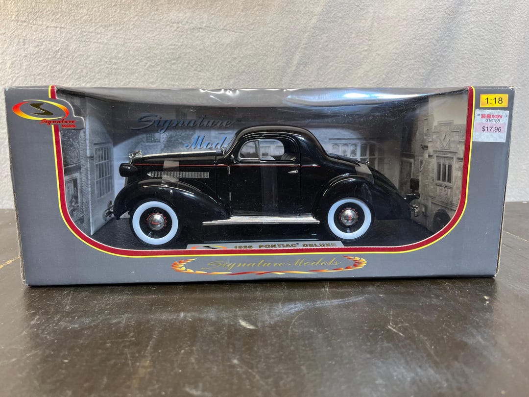 Solido 1:18 Scale 1936 Pontiac Deluxe | Signature Models | Black | Die ...