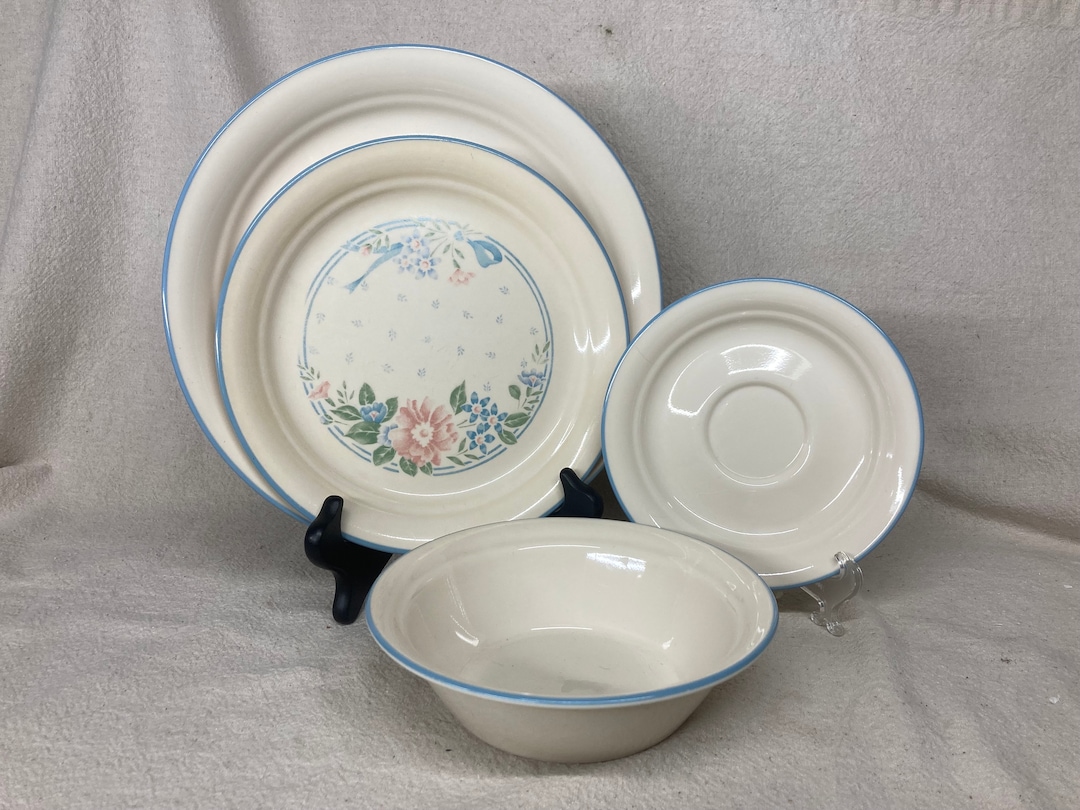 Vintage Corelle Symphony Dinnerware | Crazy Daisy | Corelle | Flowers ...