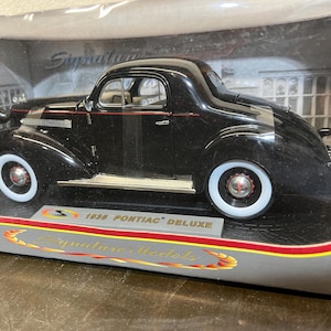 Solido 1:18 Scale 1936 Pontiac Deluxe | Signature Models | Black | Die ...