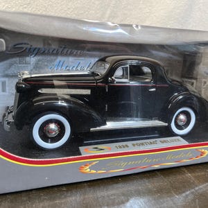 Solido 1:18 Scale 1936 Pontiac Deluxe | Signature Models | Black | Die ...