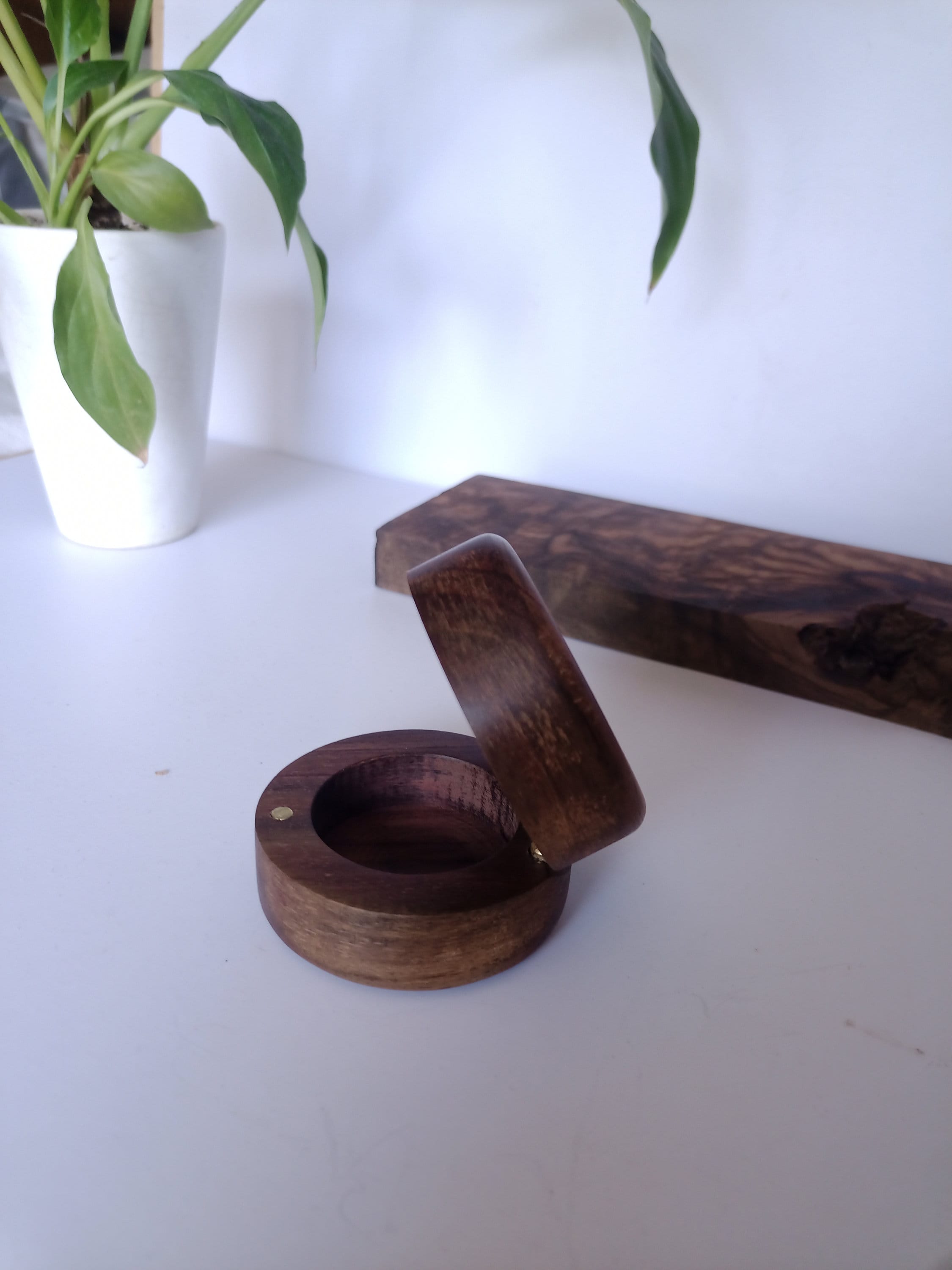 Bespoke Handmade Rosewood Wood Round Ring Trinket Display Presentation ...