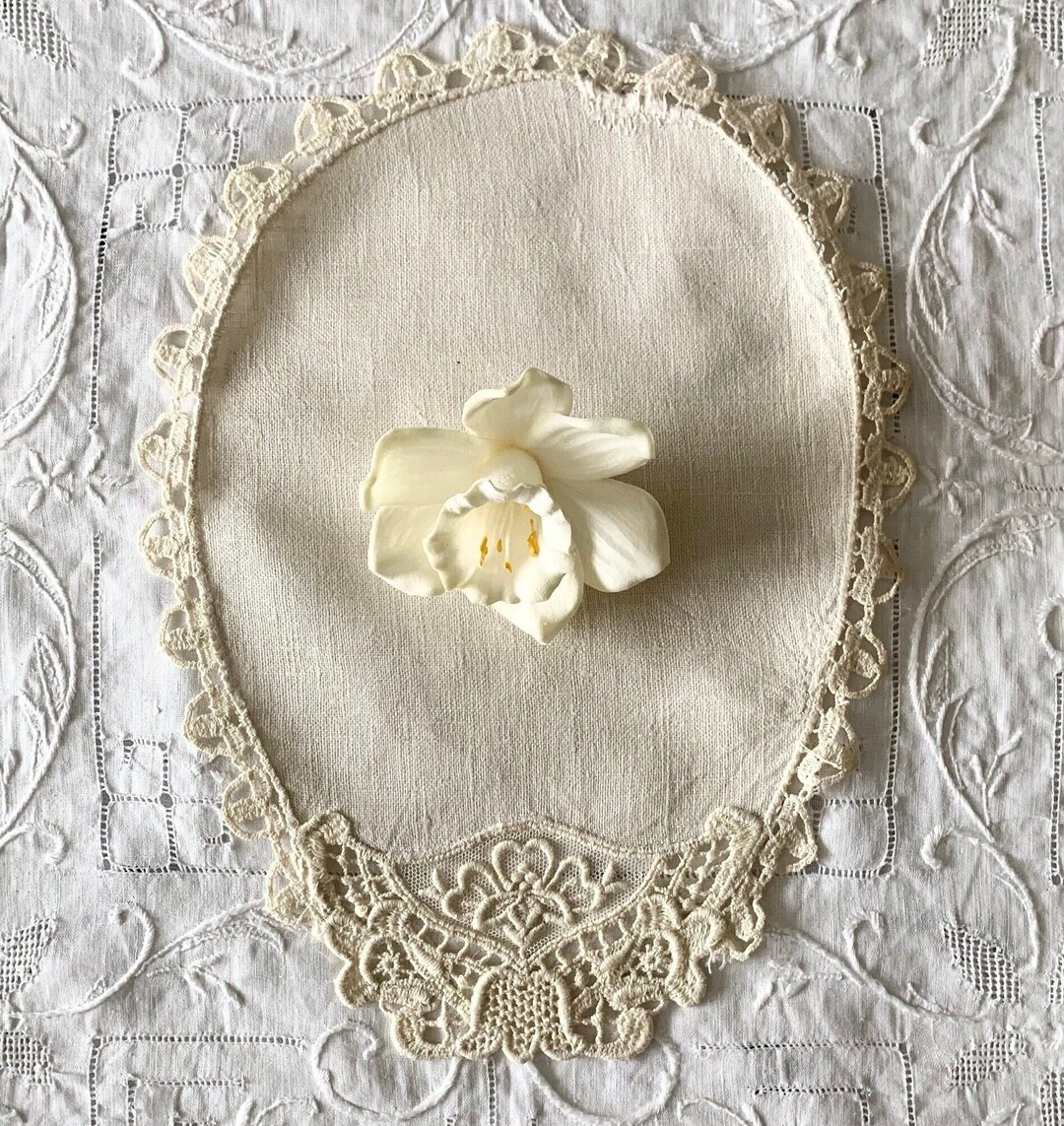 Vintage Neutral off White Embroidered Oval Floral Doily,simple Rustic ...