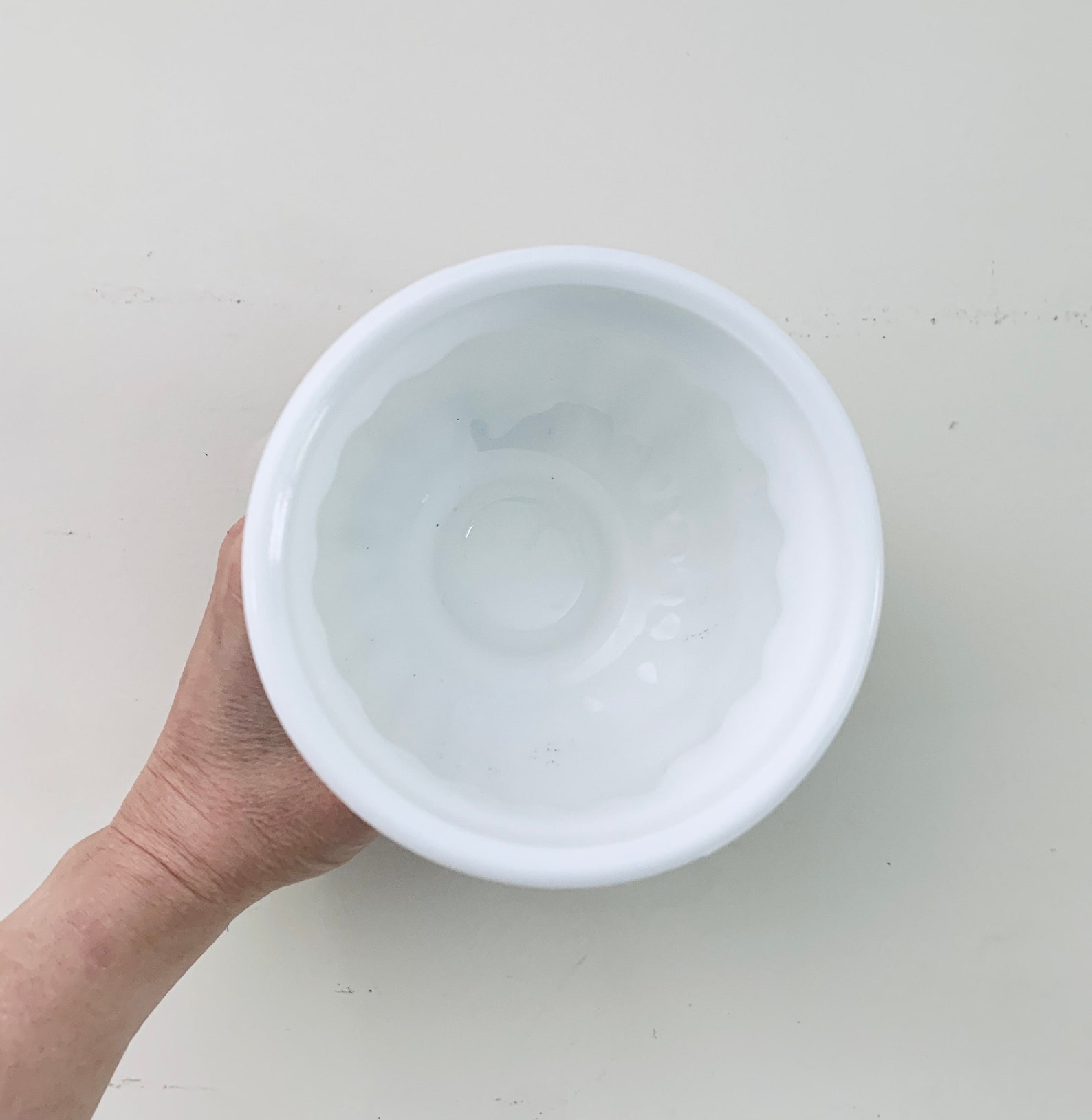 Vintage White Round Milk Glass Planter PotSimple Cottage | Etsy