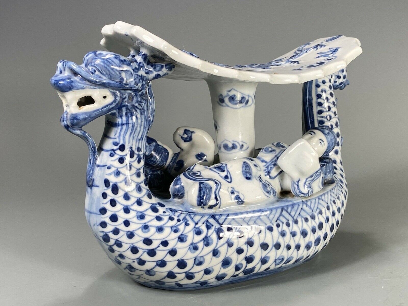 China Chinese Porcelain Blue & White Dragon Pillow W/ Figural Decor Ca ...