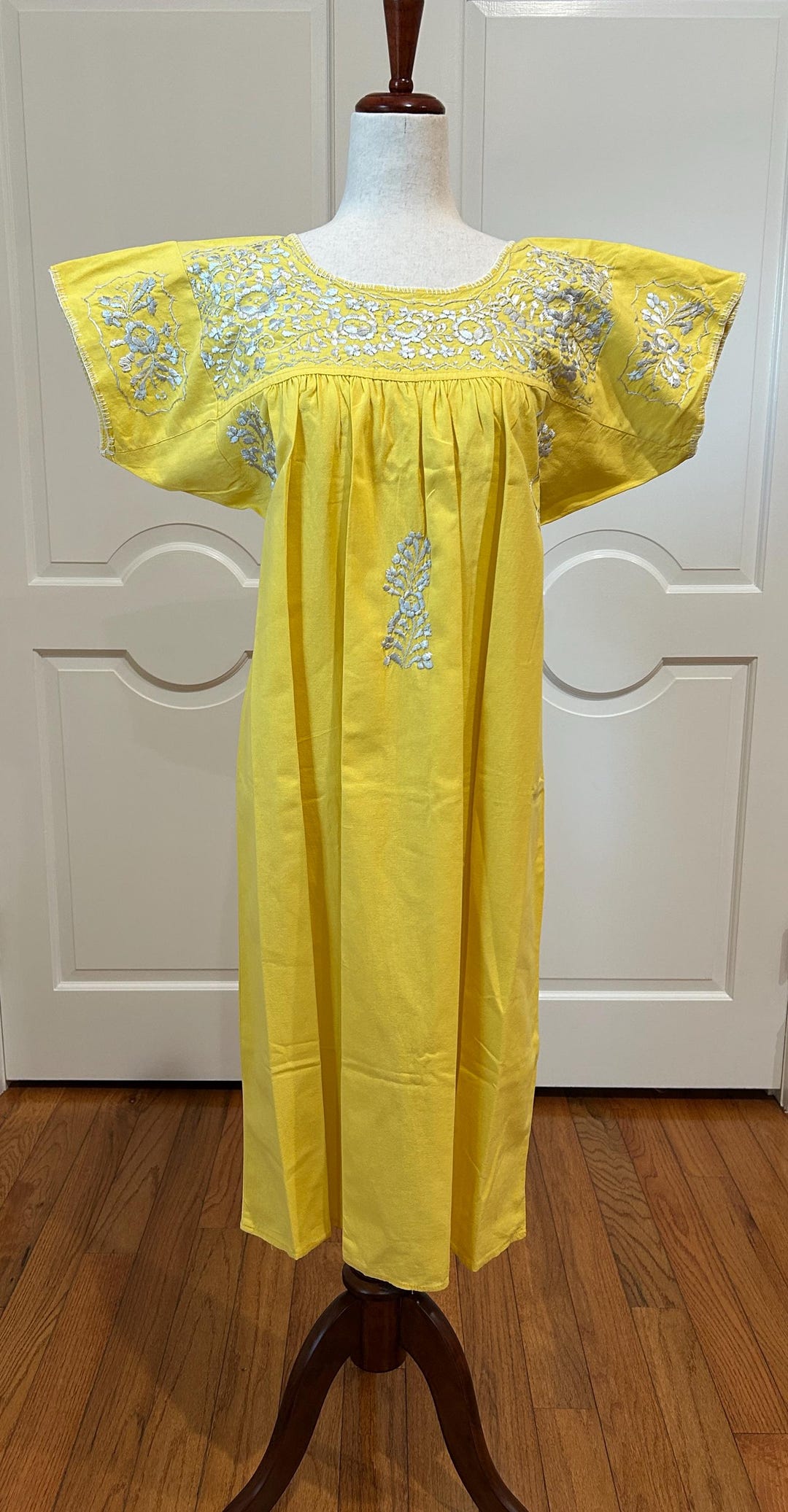 Sandra Midi Dress, Oaxaca Mexican Dress. Hand Embroidered. Silk Threads ...