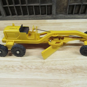 Revell Toys Grader, Vintage Plastic Revell Toys Caterpillar Grader - Etsy