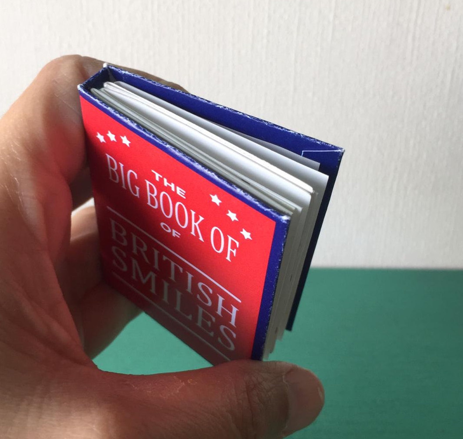 Mini Book big Book of British Smiles. the Simpsons. Los Simpson. Mini ...