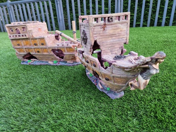 Aquarium shipwreck store