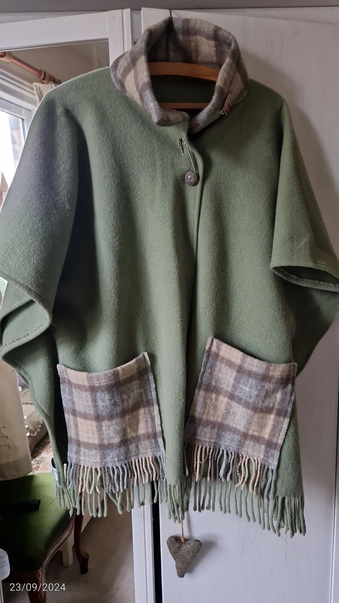 Upstyled Designer Poncho Size M 100% British / Portuguese Wool - Etsy