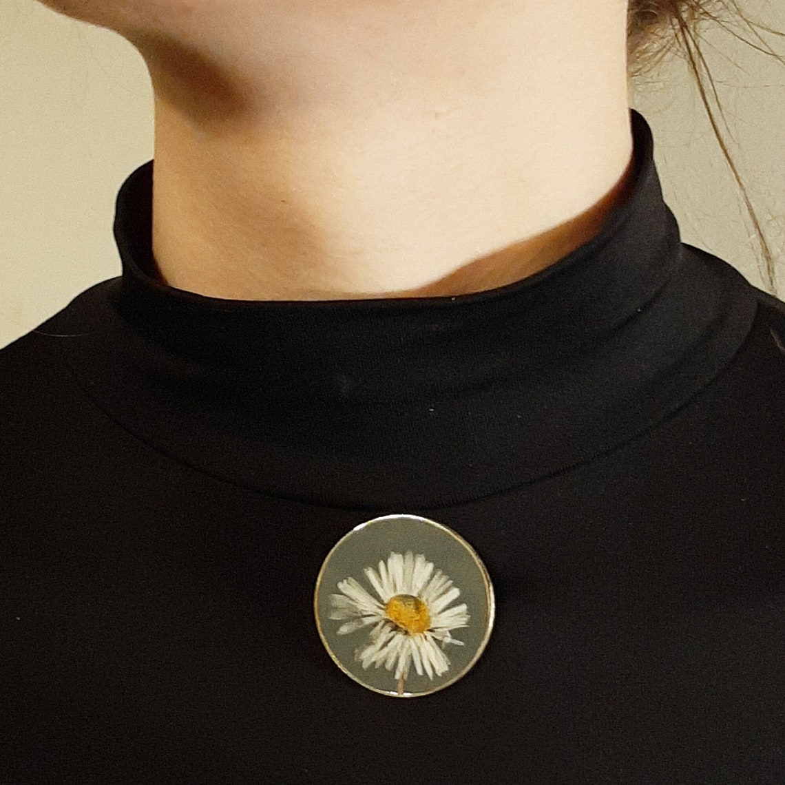 Real Pressed Daisy Flower Brooch Contemporary Botanical Dry - Etsy
