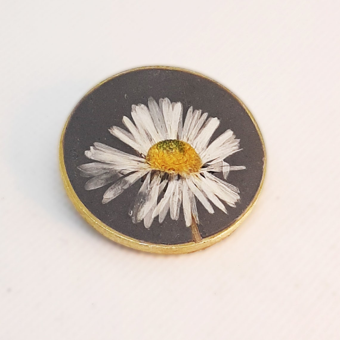 Real Pressed Daisy Flower Brooch Contemporary Botanical Dry - Etsy