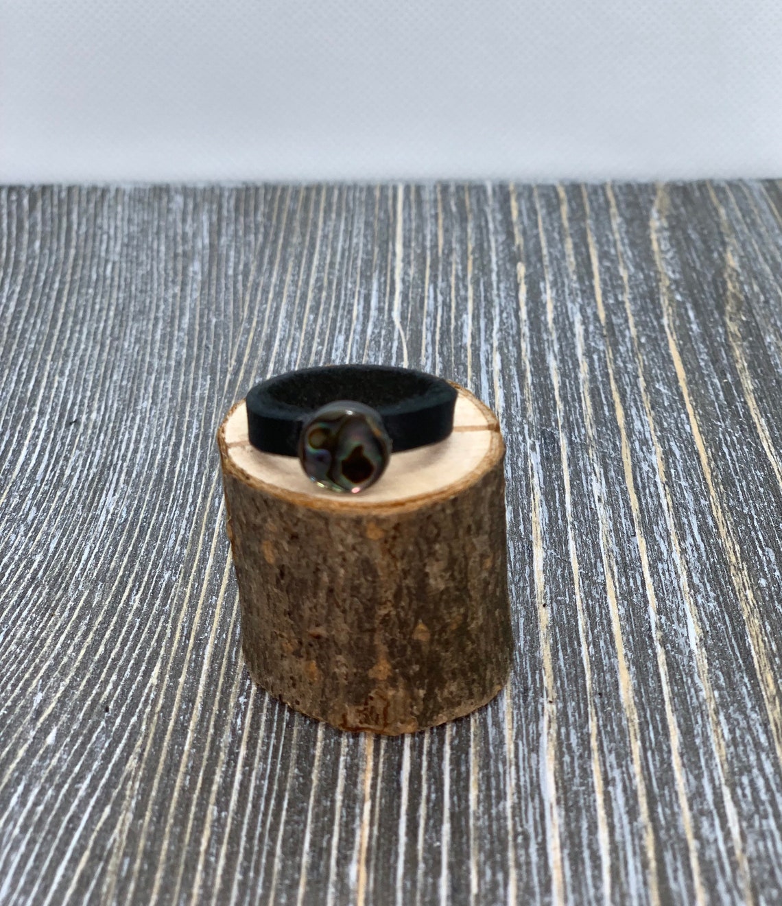 Leather & Round Shell Ring - Etsy