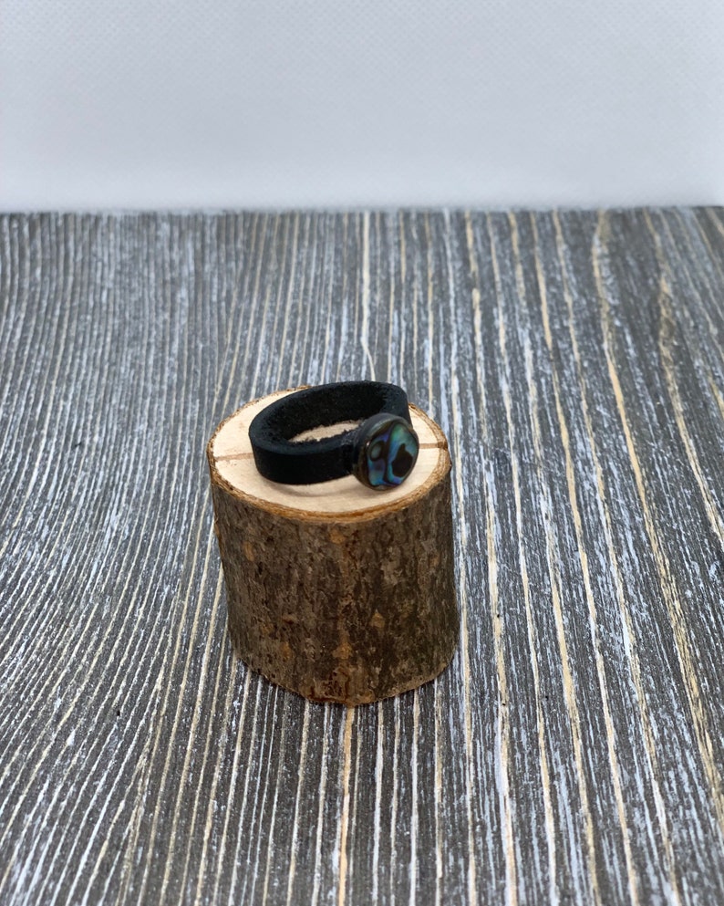 Leather & Round Shell Ring - Etsy