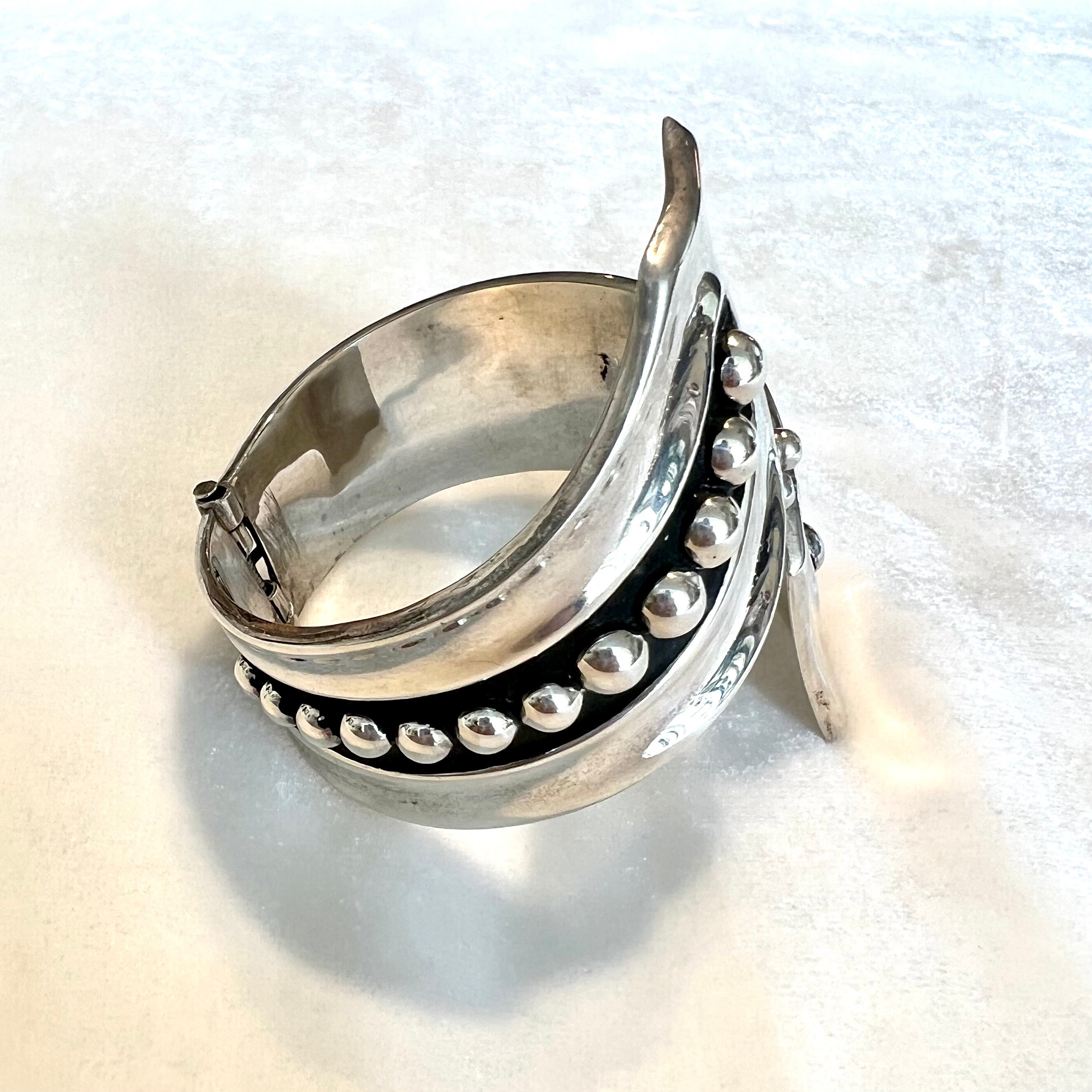 Striking Early 1990s Mexican Silver Clapper Bracelet - Etsy