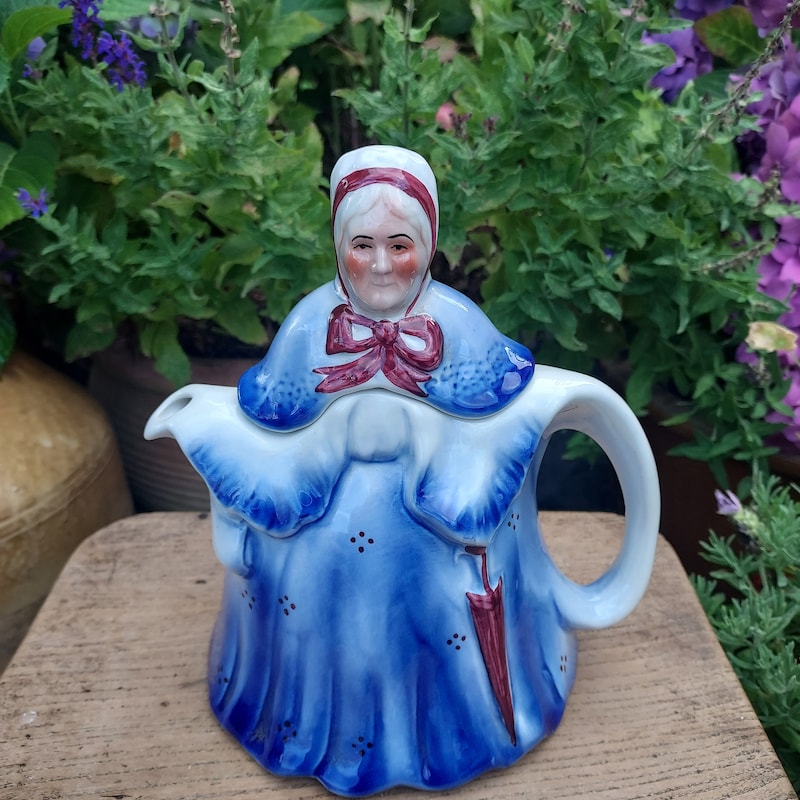 Old Lady Teapot - Etsy