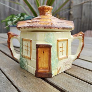 Keele Cottage Ware Lidded Sugar Bowl. Keele Street Pottery ...