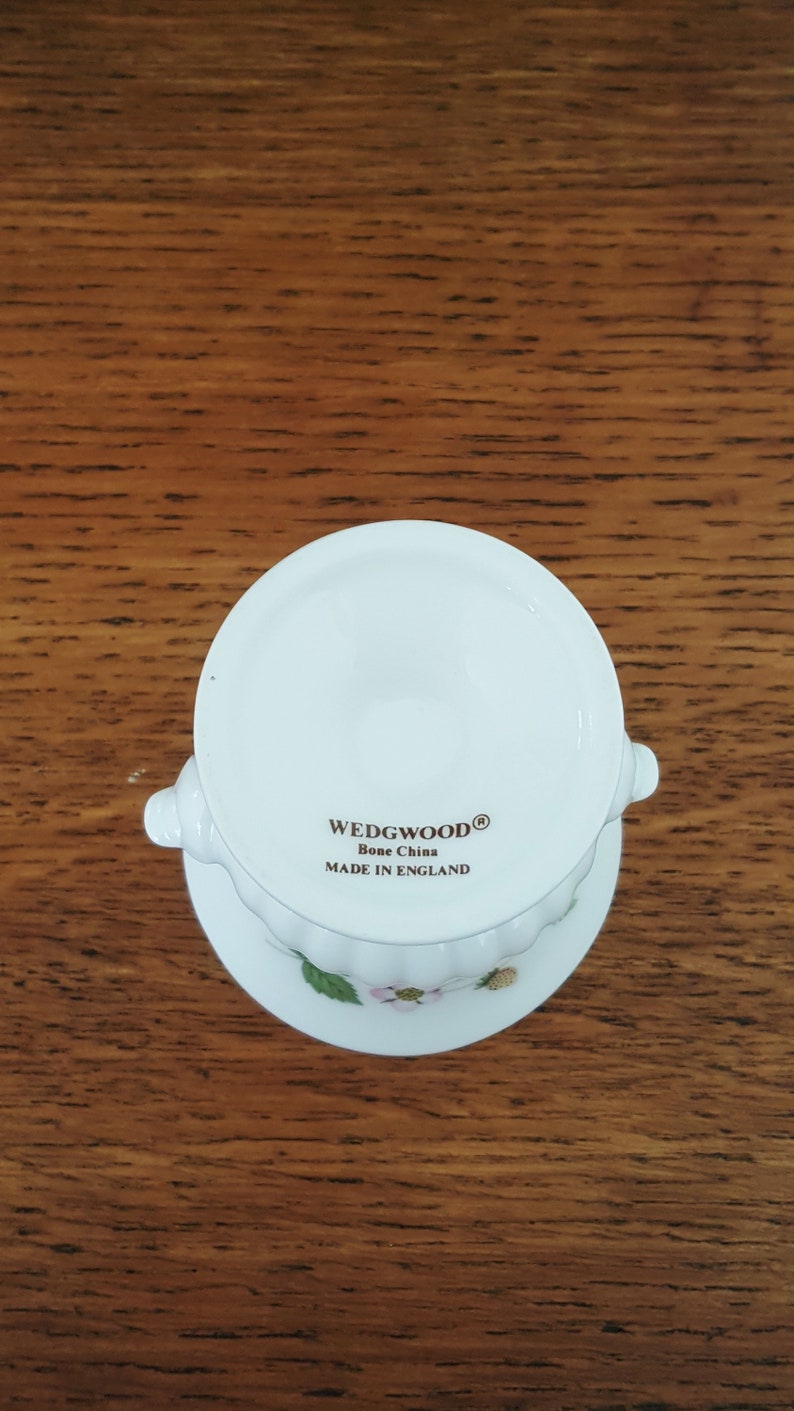 Vintage Wedgewood Wild Strawberry Posy Bud Vase. Medici Urn - Etsy