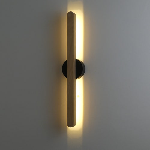 Horizontal Wall Light in Natural Wood and Minimalist Black - Etsy