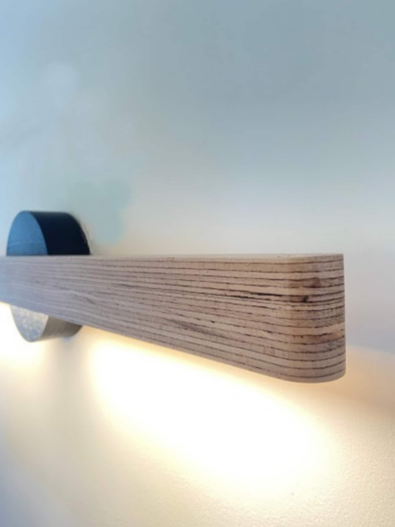 Horizontal Wall Light in Natural Wood and Minimalist Black Decoration ...