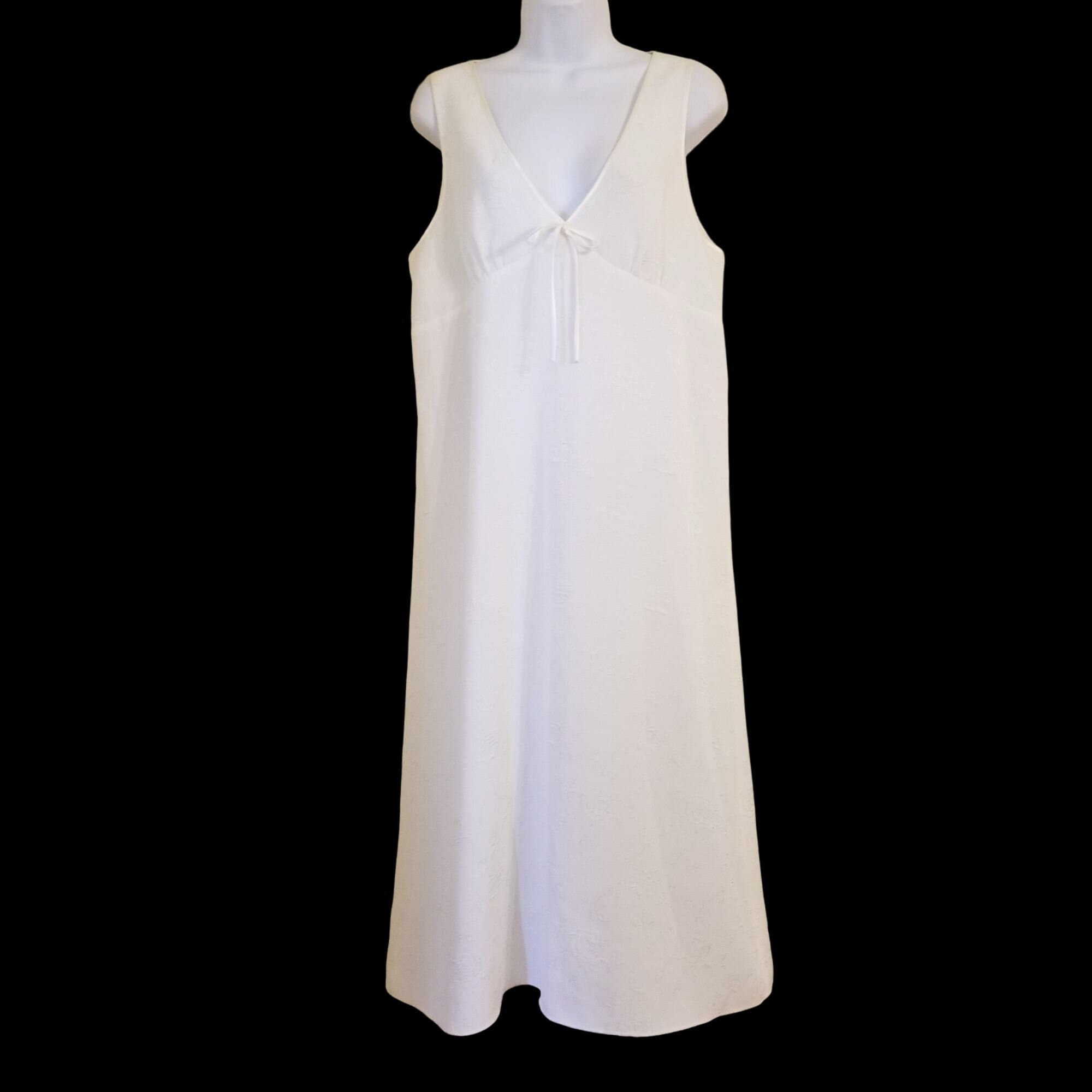Jaclyn Smith Studio Intimates M Ivory Slip Dress 90s Y2K V Neck Empire ...